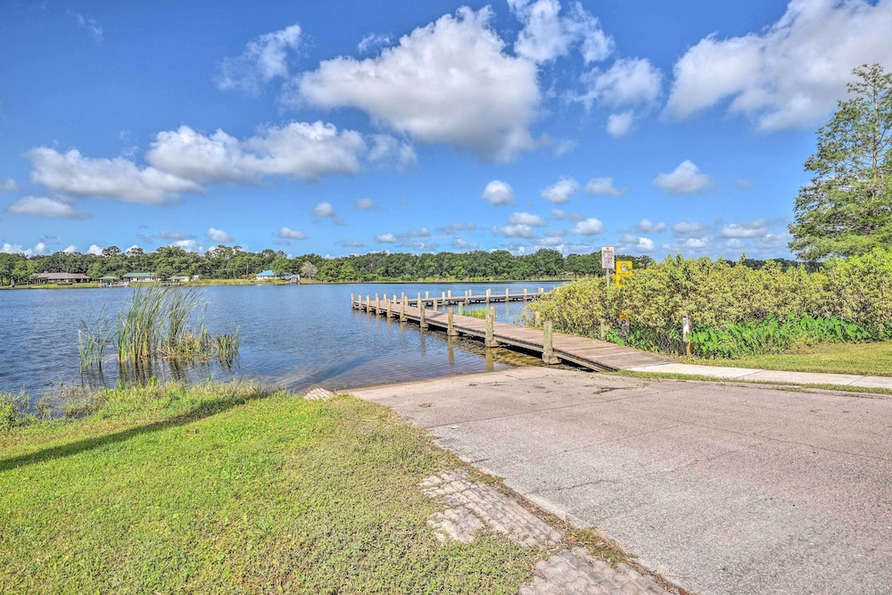 Crescent City Apartment W/ Easy Lake Access! - Crescent City, FL