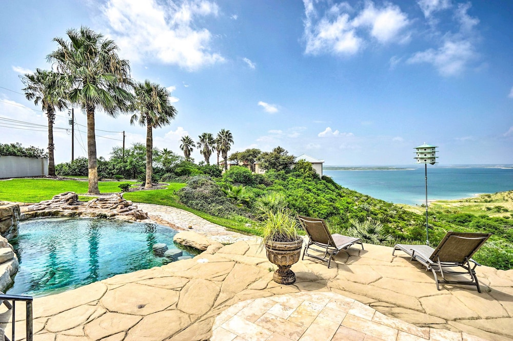 Luxury Del Rio Home W/ Pool & Lake Views! - Amistad National Recreation Area, Comstock