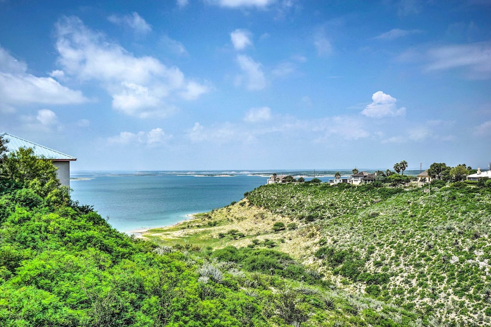 Luxury Del Rio Home W/ Pool & Lake Views! - Amistad National Recreation Area, Comstock
