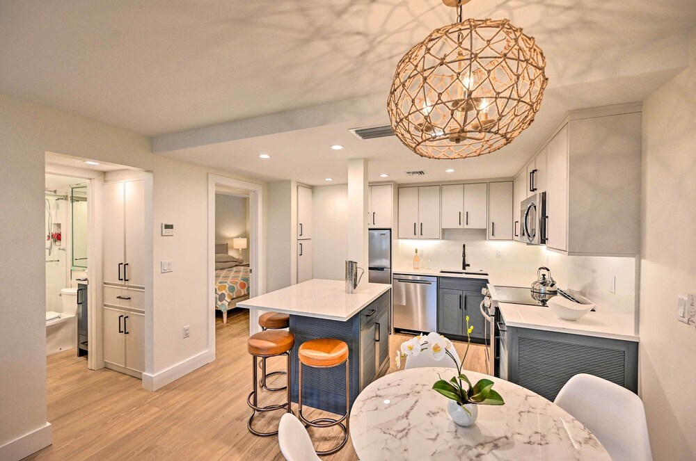 Luxe Naples Escape: Walk To Beach & Downtown! - Naples, FL