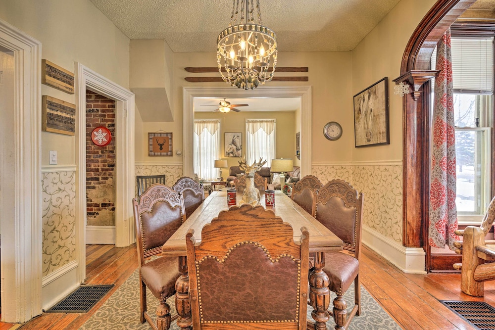 Spacious Victorian Home 1/4 Mi To Holiday Valley! - Ellicottville, NY