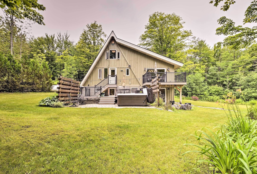 Inviting A-frame Cabin W/ Saltwater Hot Tub! - Braintree, VT
