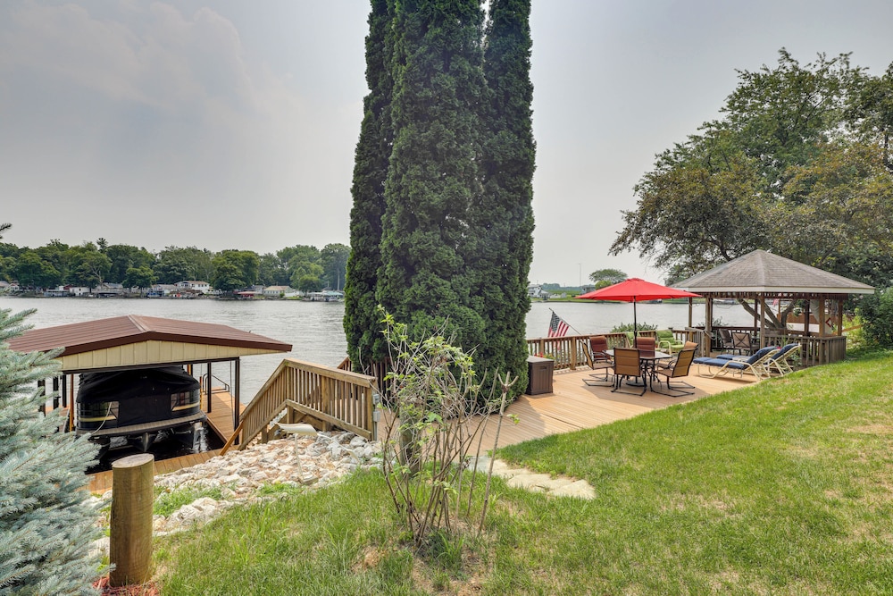Waterfront Monticello Home W/ Fire Pit & Deck! - Borgo
