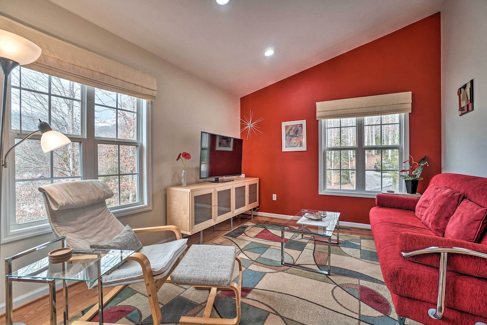 Peaceful Chattahoochee Apt W/ Mountain Views - Hiawassee, GA