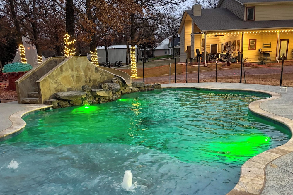 All-encompassing Family Retreat Near Lake Texoma! - Lake Texoma