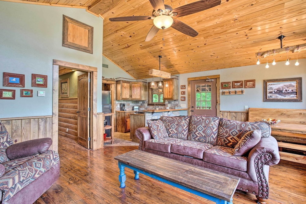 Beautiful Country Cabin On Crooked Creek Farm! - Crowder Lake, OK