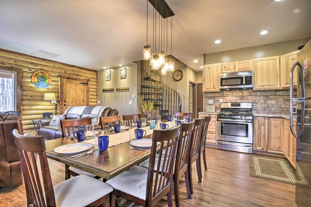 Stylish Creekside Cabin W/ Fire Pit Near Wineries - Smith Mountain Lake, VA