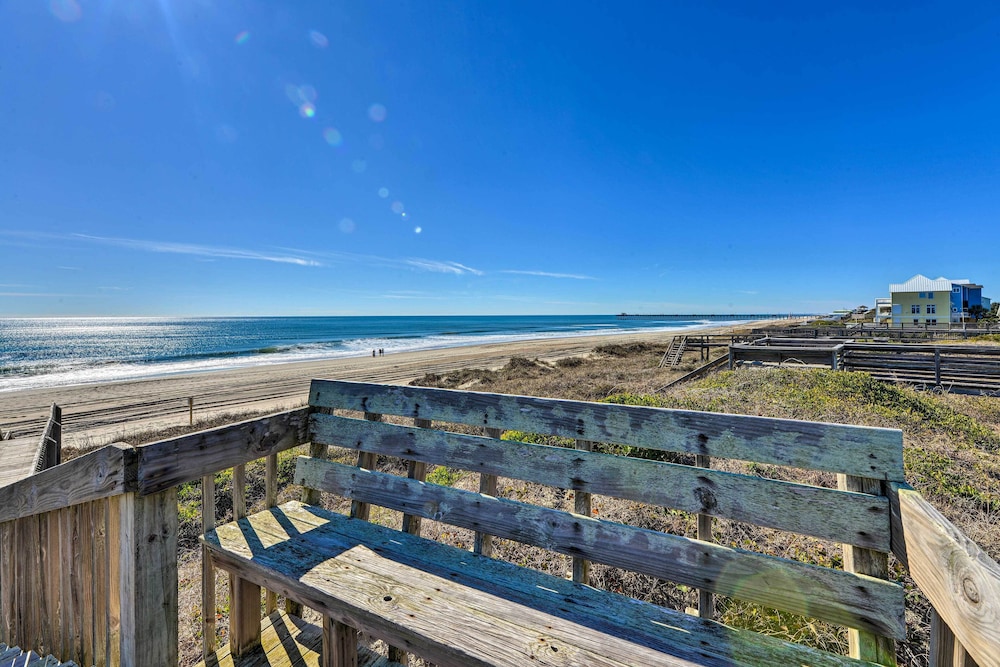 1 Ocean Fun:' Emerald Isle Apt, Steps To Beaches! - Emerald Isle, NC