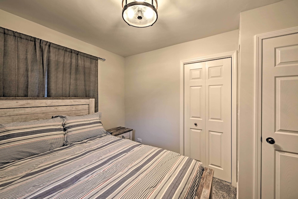 Updated Twin Lakes Cottage, Walk To Lake Mary - Lake Geneva, WI