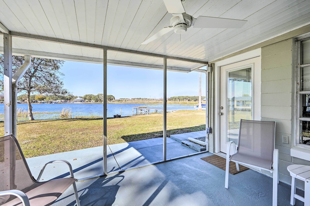 Private Dock + Grill: Sunny Lake Weir Retreat! - Wildwood, FL