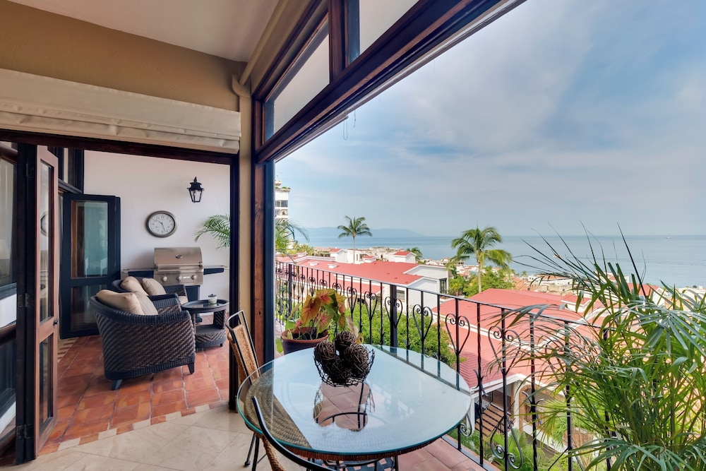 Resort Condo W/ Pool Access & Pacific Ocean Views! - Puerto Vallarta