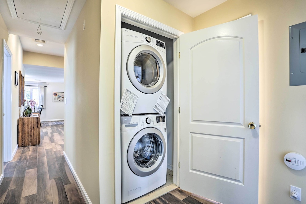 Ideally Located Glen Cove Apartment! - Rye, NY