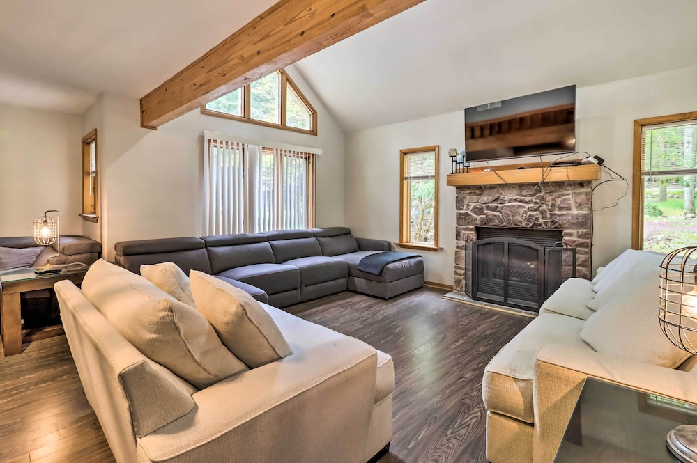 Hot Tub + Game Room: Peaceful Poconos Home! - Lake Harmony, PA
