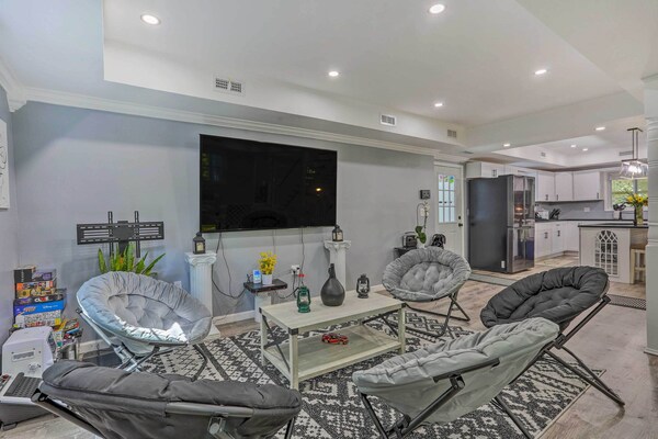 Stunning South Fallsburg Home W/ Pool & Deck! - Empire Bay, Monticello