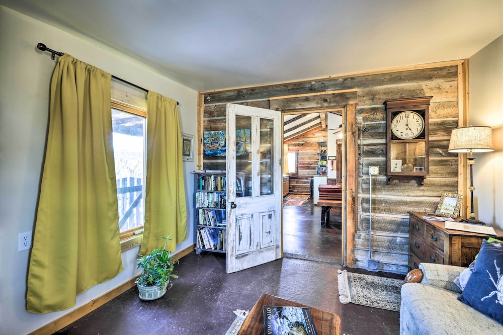 Hundred-year-old Shell Valley Settlers Cabin! - Wyoming