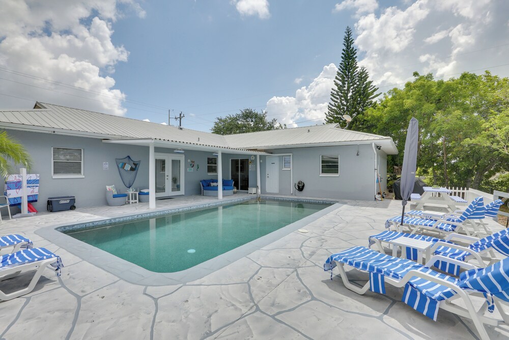 Airy Canal-front Oasis In Cape Coral W/ Pool! - Fort Myers
