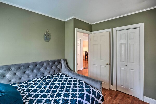 Pet-friendly Saratoga Springs Home W/ Pool! - Saratoga Springs, NY