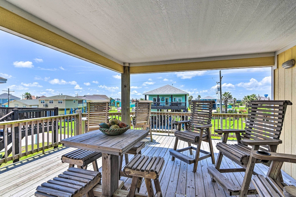 'Just Lei'n Low' Home - Walk To Crystal Beach - Crystal Beach, TX