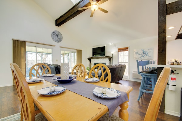 Furnished Porch! Margaritaville Resort Family Stay - Camdenton, MO