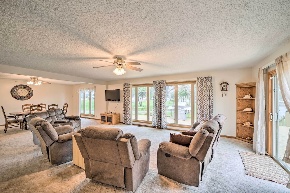 Kayaks & Boat Dock: Waterfront Home In Grove - Grove