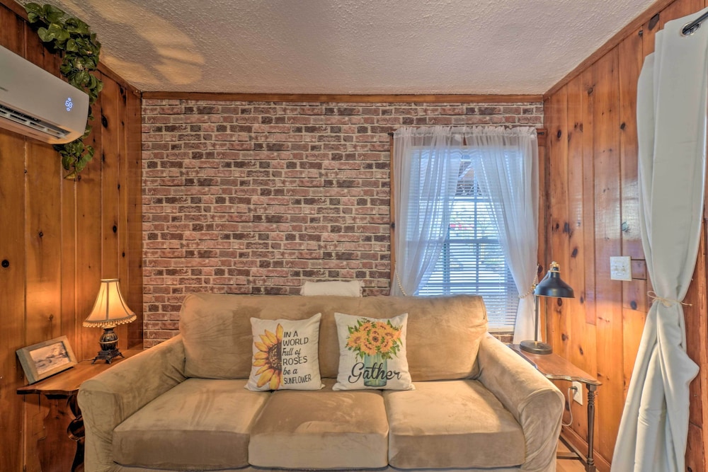 Cozy Knoxville Getaway ~ 8 Mi To Downtown! - Knoxville, TN