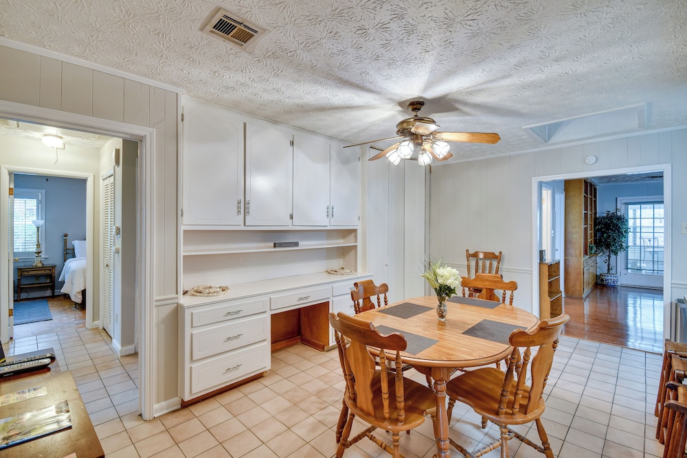 Spacious Downtown Montgomery Home W/ Yard, Patio! - Montgomery, AL