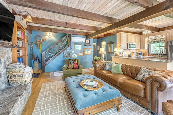 Enchanting Highlands Cottage W/ Pond & Waterfall - Highlands, NC