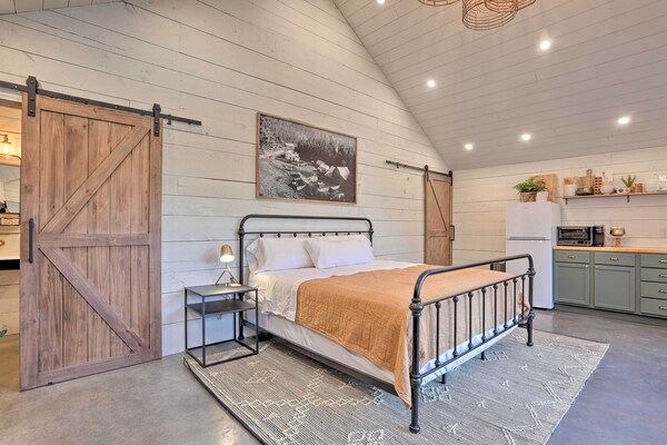 Rustic Rapid City Farmhouse W/ Mountain Views - Black Hawk, SD