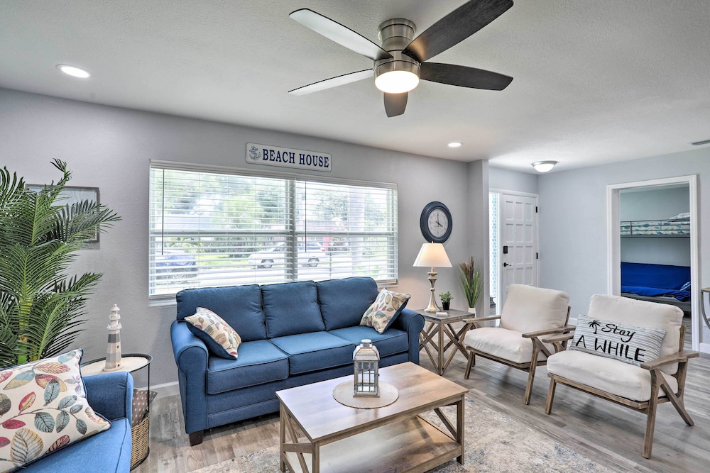 Breezy Largo Getaway - 5 Minutes To Beach! - Indian Rocks Beach, FL