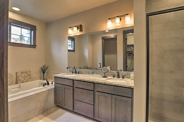 Luxury Suncadia Resort Retreat W/ Private Hot Tub! - Cle Elum