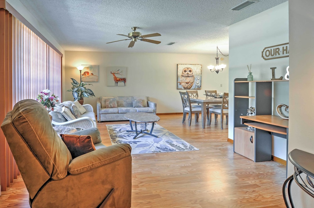 Pristine Spring Hill House W/ Private Pool & Lanai - Spring Hill, FL