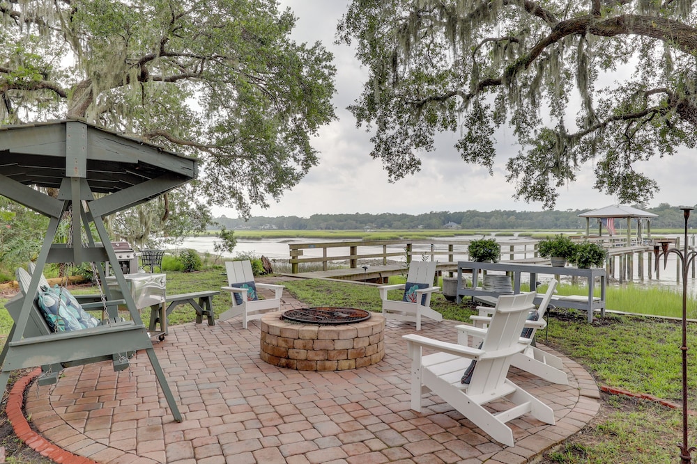 Secluded Riverfront Home W/ Dock Under Mossy Oaks - Amelia Island, FL