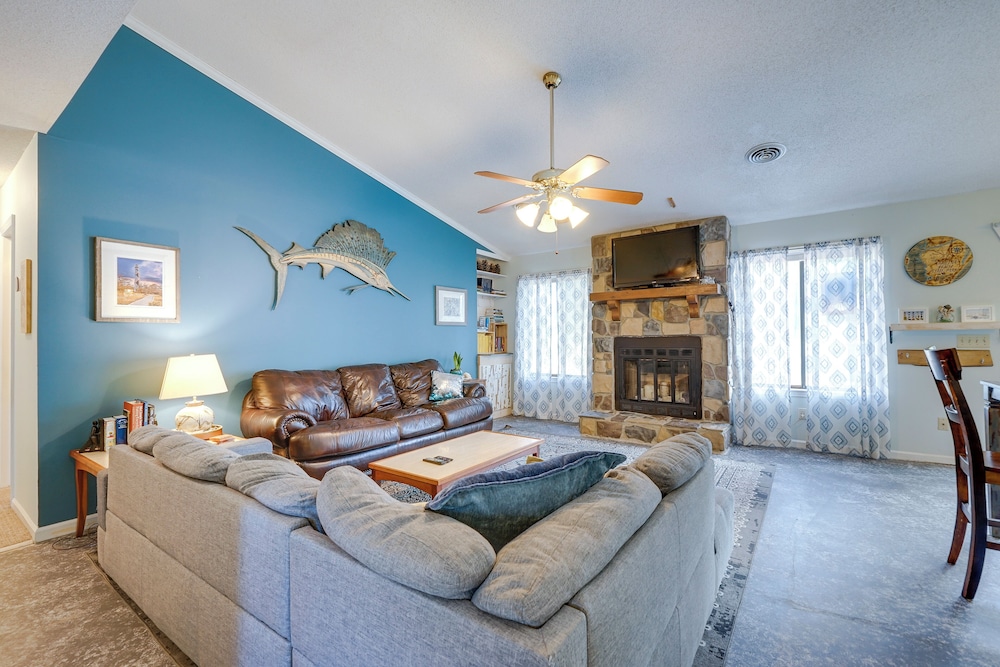 Pet-friendly Wilmington Home W/ Fenced Yard! - Wilmington, NC