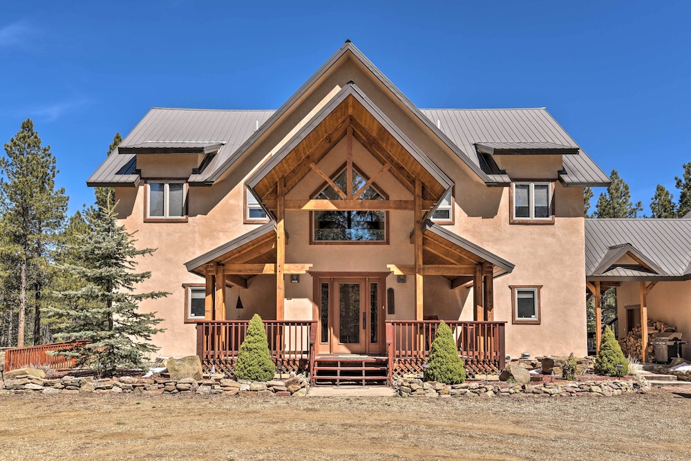 Grand Angel Fire Retreat W/ Hot Tub & Fire Pit! - Coyote Creek State Park, Guadalupita