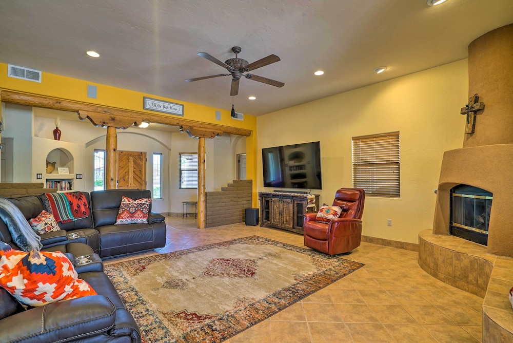 Rustic Las Cruces Escape - 2 Mi To Nmsu! - Las Cruces, NM