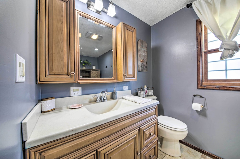 Woodsy Home W/ View, 1 Mi To Lake Shelbyville - Eagle Creek State Recreation Area, Findlay