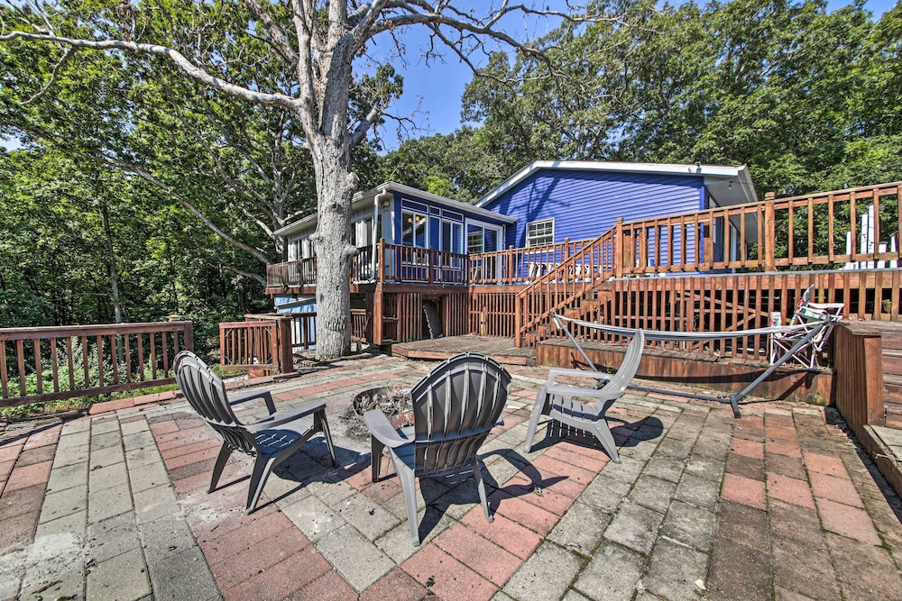 Woodsy Home W/ View, 1 Mi To Lake Shelbyville - Illinois