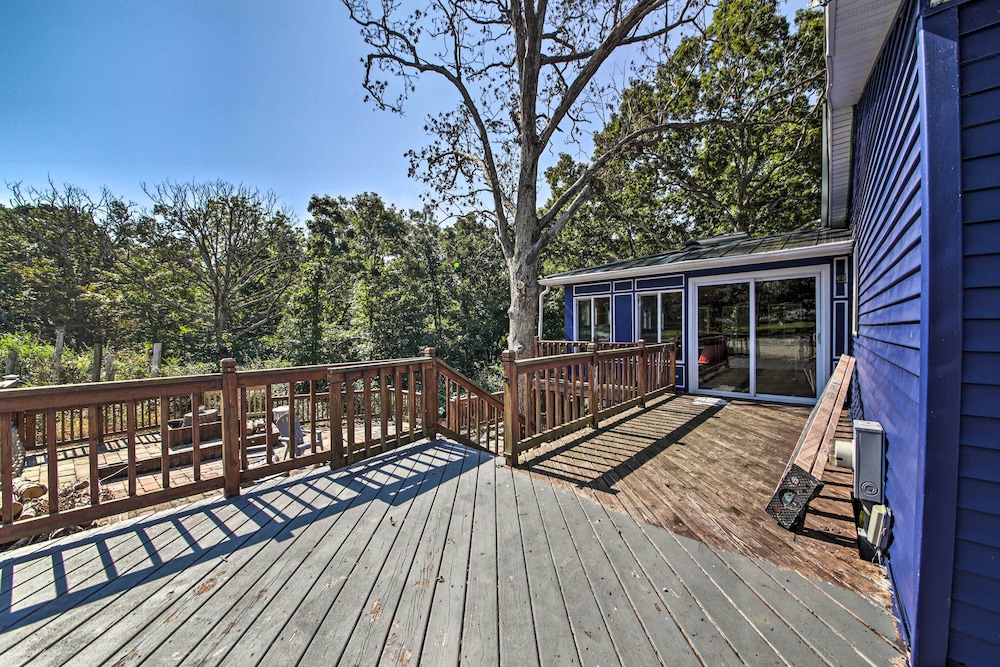 Woodsy Home W/ View, 1 Mi To Lake Shelbyville - Illinois