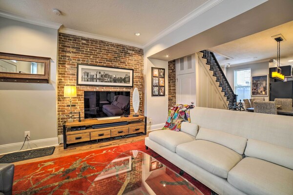 Pittsburgh Vacation Rental In Lawrenceville! - Pittsburgh, PA
