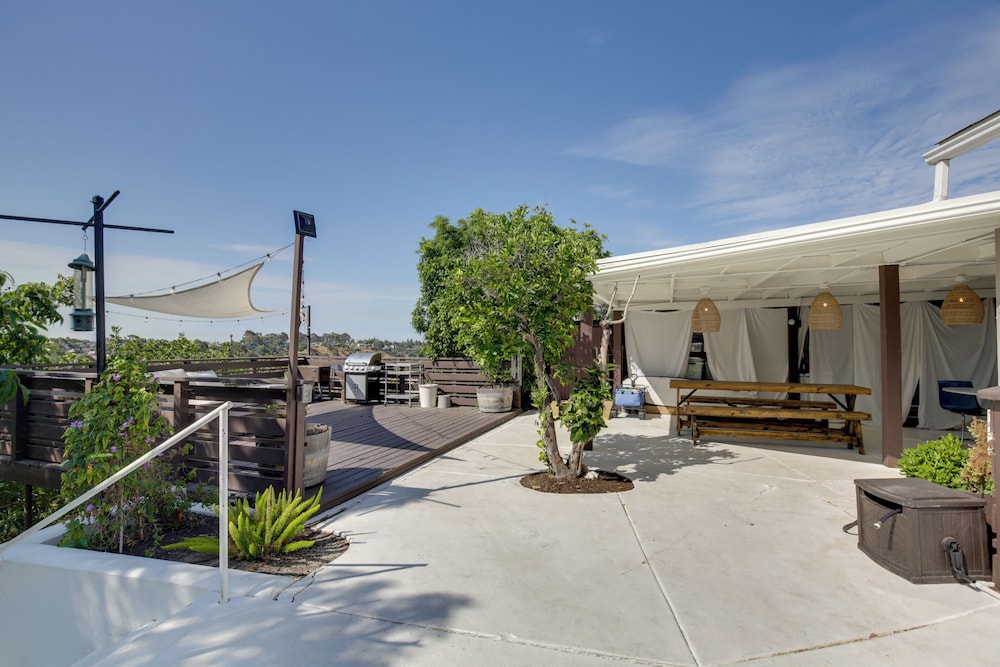 San Diego Gem W/ Private Hot Tub, Close To Dtwn! - San Diego, CA