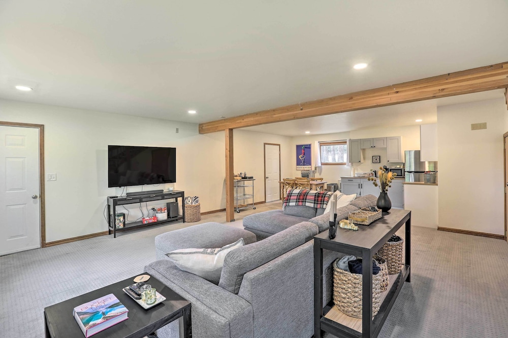 Upscale Bend Barn W/ Deck - Close To Trails! - Bend, OR