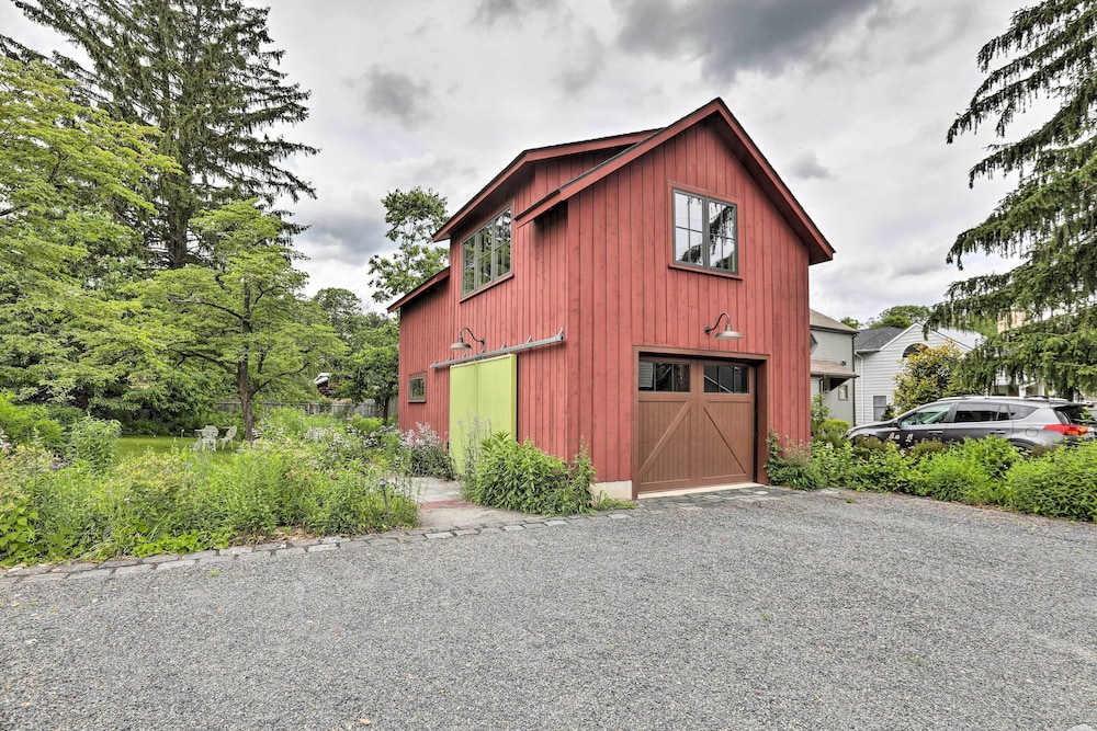 Barn-like Studio Suite W/ Flowering Garden! - New Hope, PA