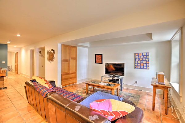 Lopez Island Hideaway W/ Coastal Views + Deck! - Friday Harbor, WA