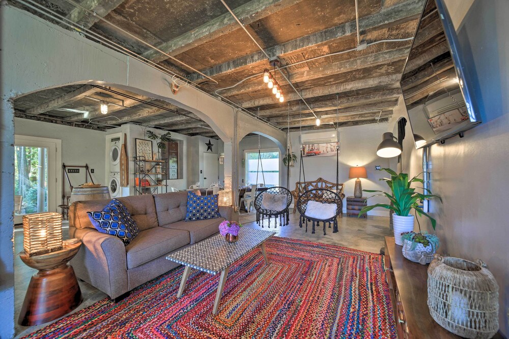 Eclectic Asheville Abode W/ Backyard Oasis! - Asheville, NC