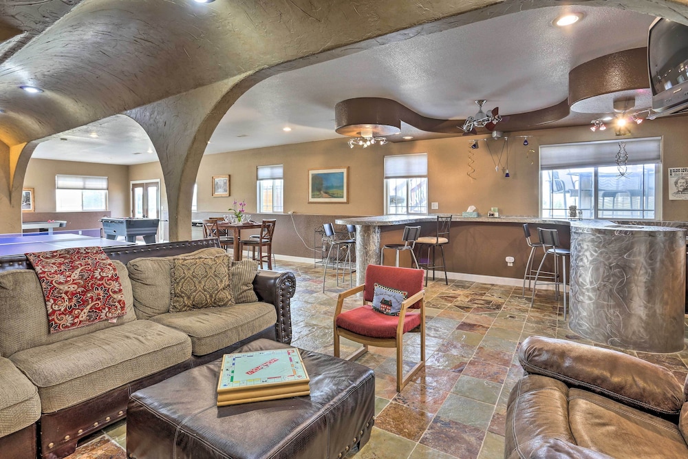 Black Hawk Lower-level Unit With Game Area! - Black Hawk, SD