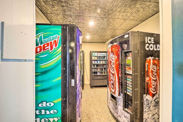 3 Mi To Sugar Mountain Resort: Condo W/ Balcony! - North Carolina