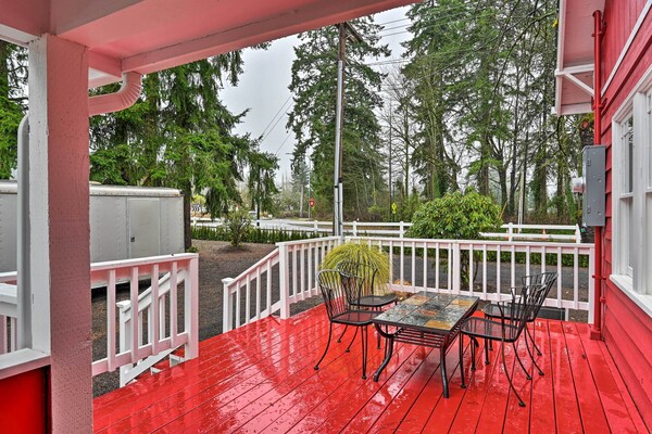 Redmond Farmhouse On 2 Acres W/ Deck & Grill! - Snoqualmie, WA