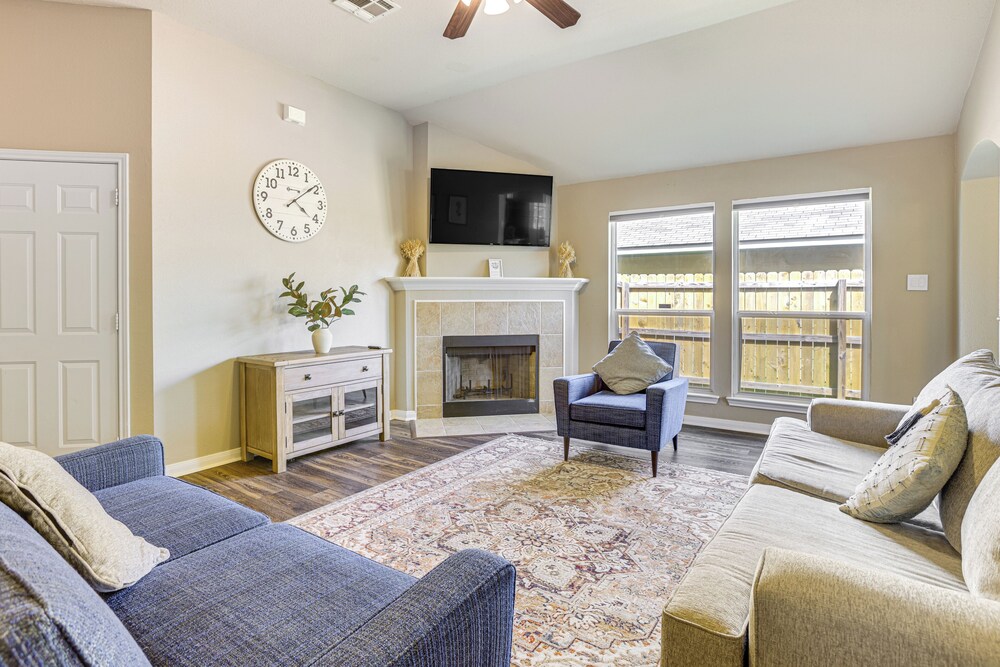 Pet-friendly Texas Retreat W/ Fenced-in Yard! - Tunis, TX