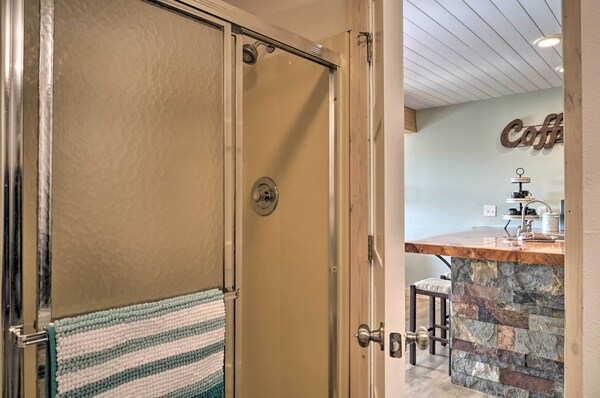 Unwind Fireside: Ozark Mtn Condo W/ Resort Perks! - Table Rock Lake