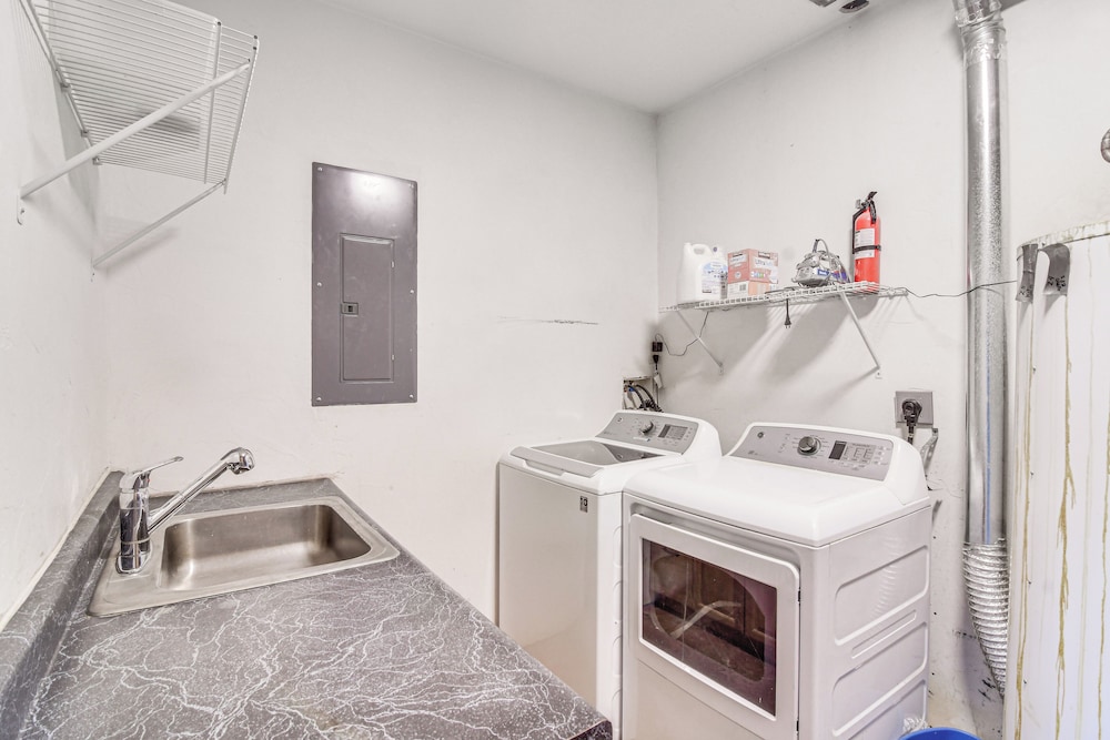 5 Acres Of Scenic Beauty! Large Fairplay Log Home - Fairplay, CO